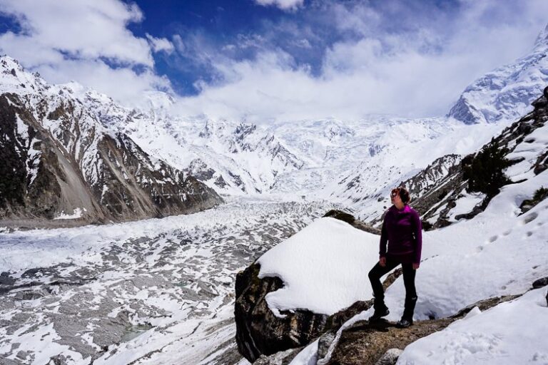 Winter in Hunza: A Journey Through the Frozen Paradise ️